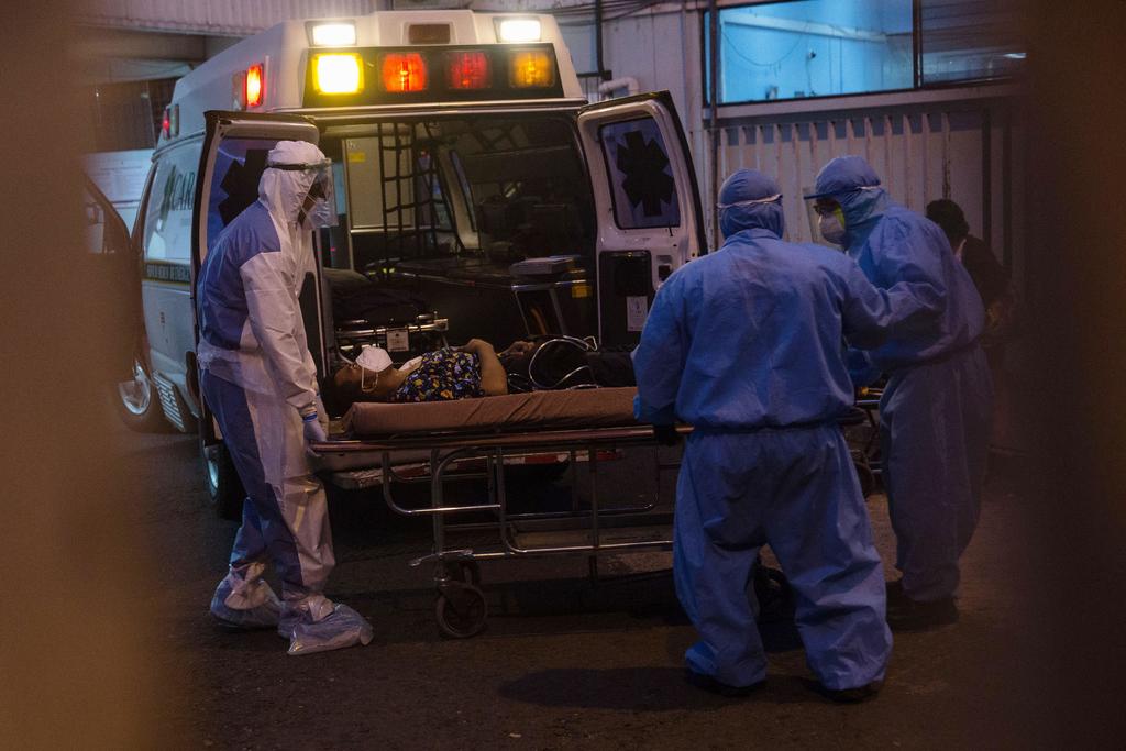 Paramédicos de la Cruz Roja mexicana, en primera línea de batalla contra el COVID-19